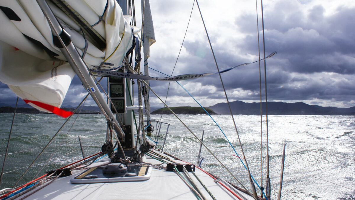 Sailing School | Learn to Sail with Flying Fish in Sydney Australia