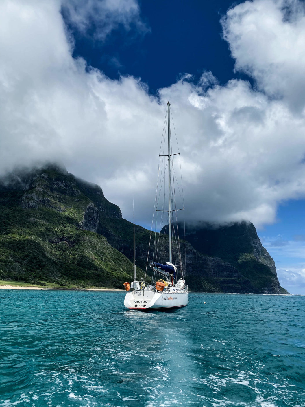 Flying Fish Sailing Academy | Sailing Adventure Sydney Australia